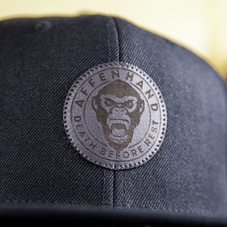 Affenhand Snapback mit Leder Patch